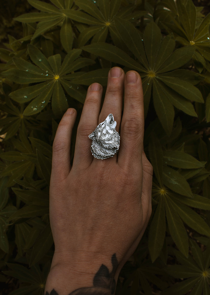 Simple Howling Wolf MADE TO ORDER (Ring or necklace) – Sage Wolf Silver
